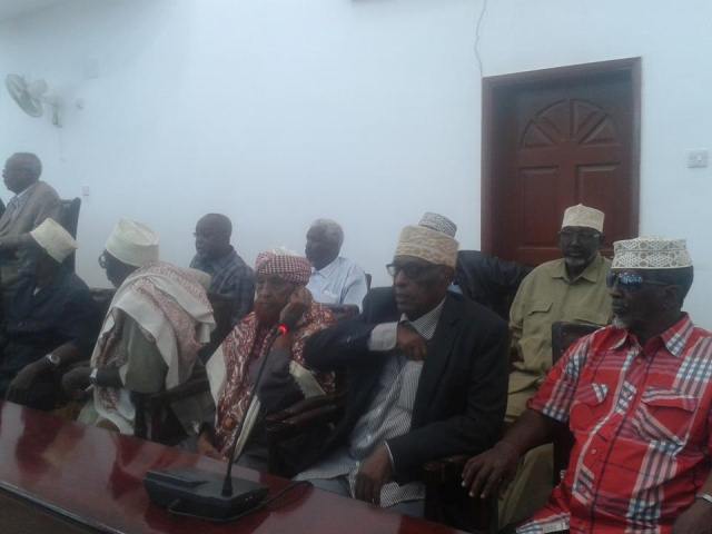 Wararka Maanta: Sabti, Nov 22, 2014-Golaha guurtida Somaliland oo soo Af-jaray Khilaafkii u ...